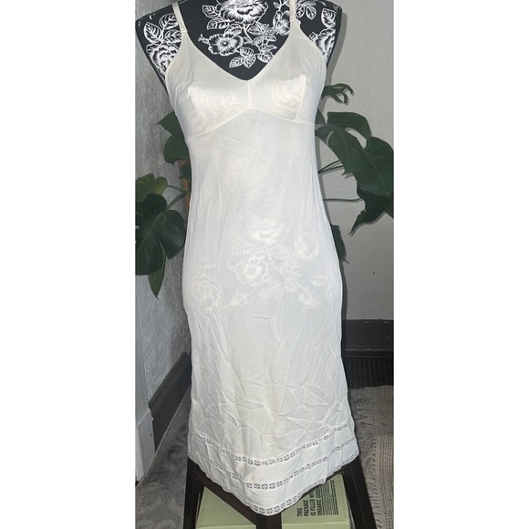 Gossard Artemis | Intimates & Sleepwear | Vintage Gossard Artemis Slip ...